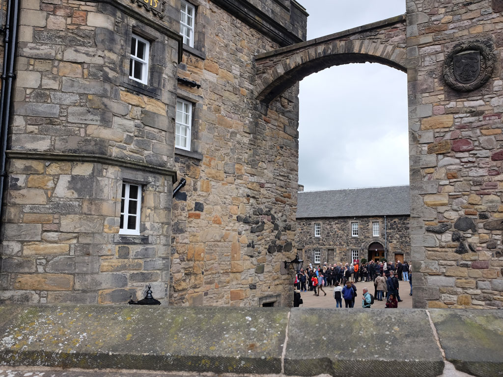 Exploring Edinburgh Castle with Children – You need to visit | Family ...