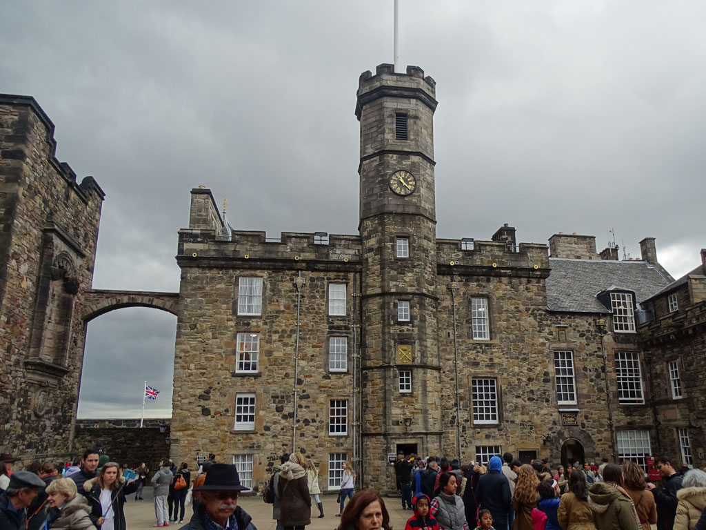 Exploring Edinburgh Castle with Children – You need to visit | Family ...