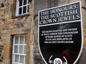 Exploring Edinburgh Castle with Children – You need to visit | Family ...